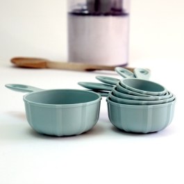 Bundt Measuring Cups Set of 6